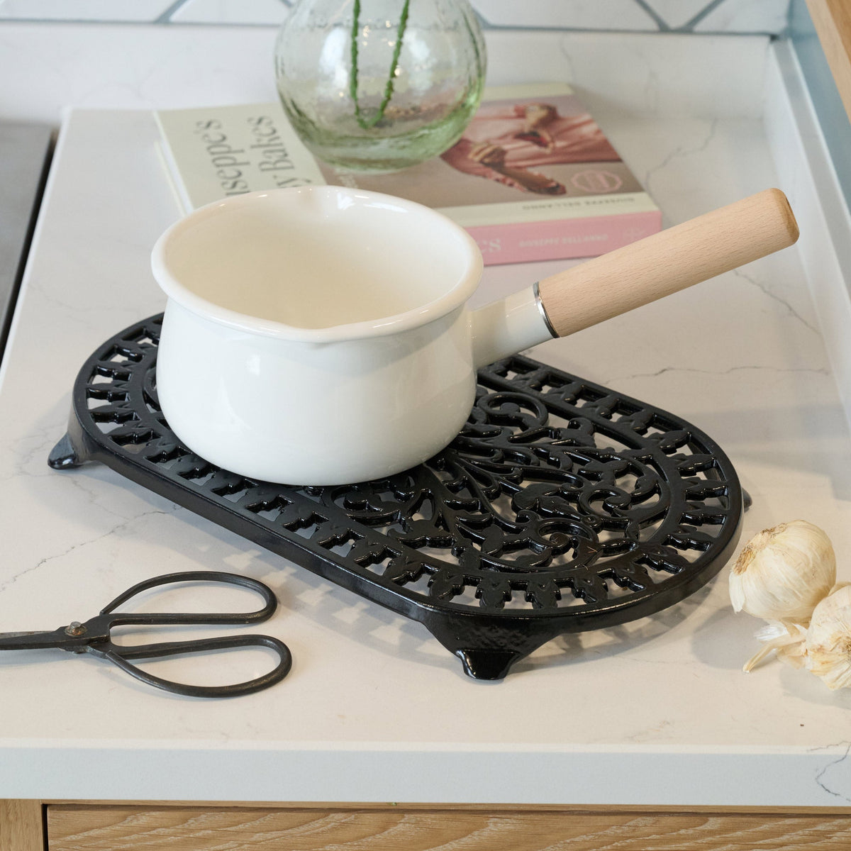Traditional Double Trivet · Black · | Yester Home